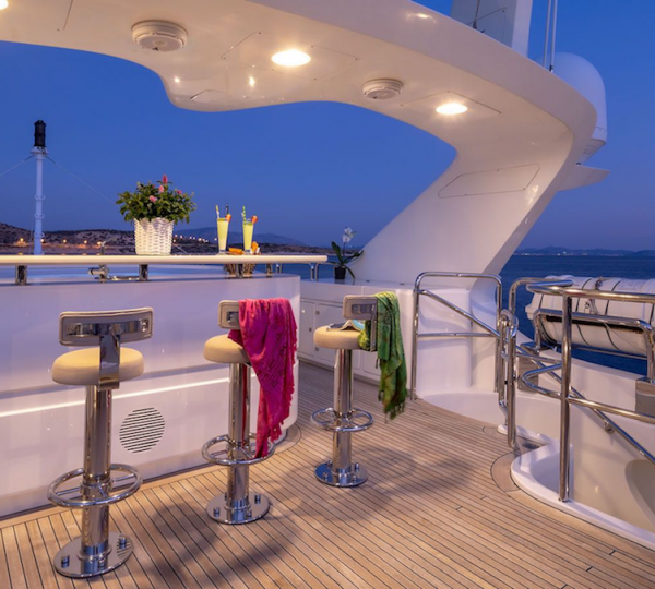 Bar Image Gallery - Drinks Bar On Yacht YOU &AMP; ME - LADY ANN MAGEE ...